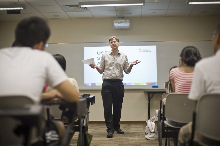 Professor John Richardson Teaching Again at USP – University Scholars ...