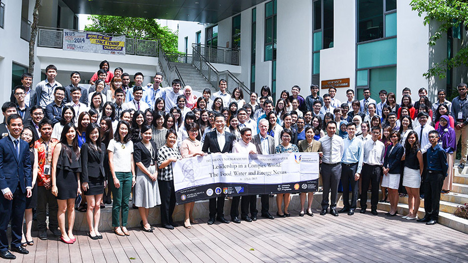 Summit Confronts Global Issues – University Scholars Programme